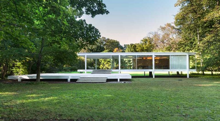 Unique Design: The Renowned Farnsworth House by Mies Van der Rohe