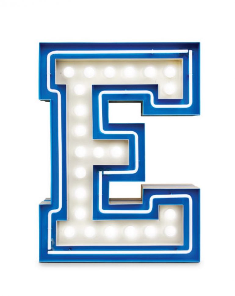 It's All About ME... And My Outdoor Décor With The Graphic Collection!